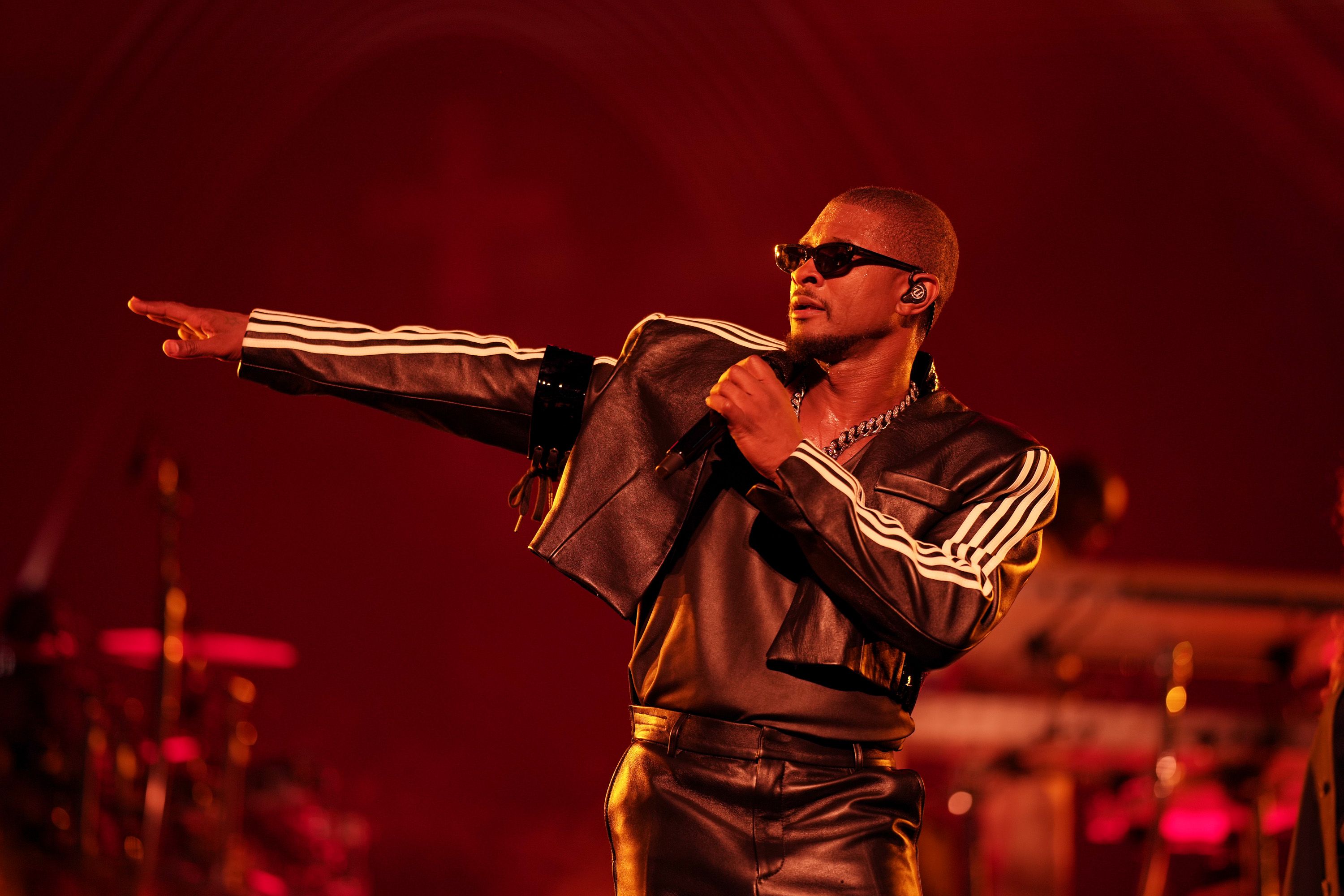 Photos: Usher, Charlie Wilson and Big Boi take the stage at Essence ...