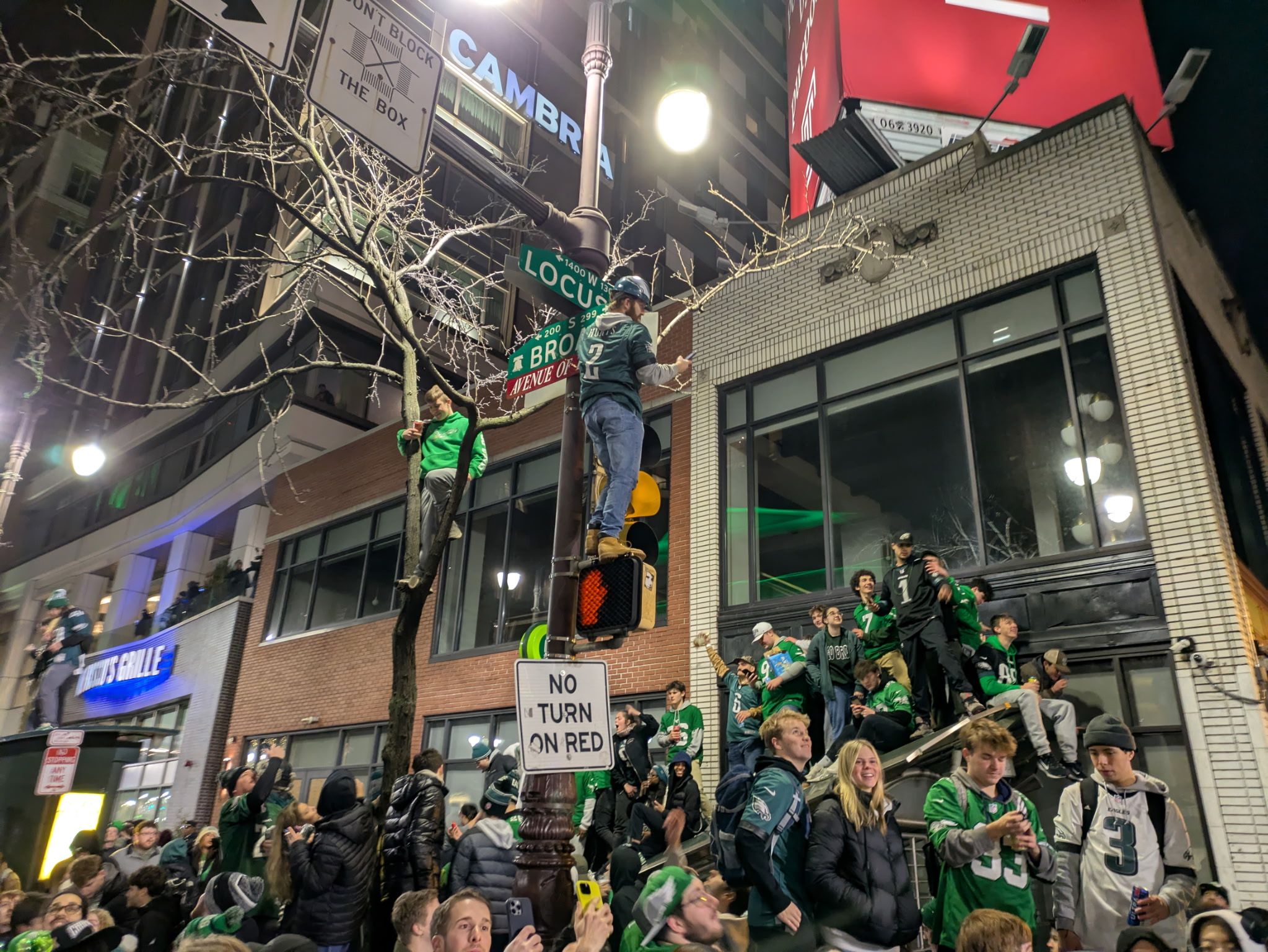 Philadelphia turns Broad Street into massive party after Super Bowl win ...