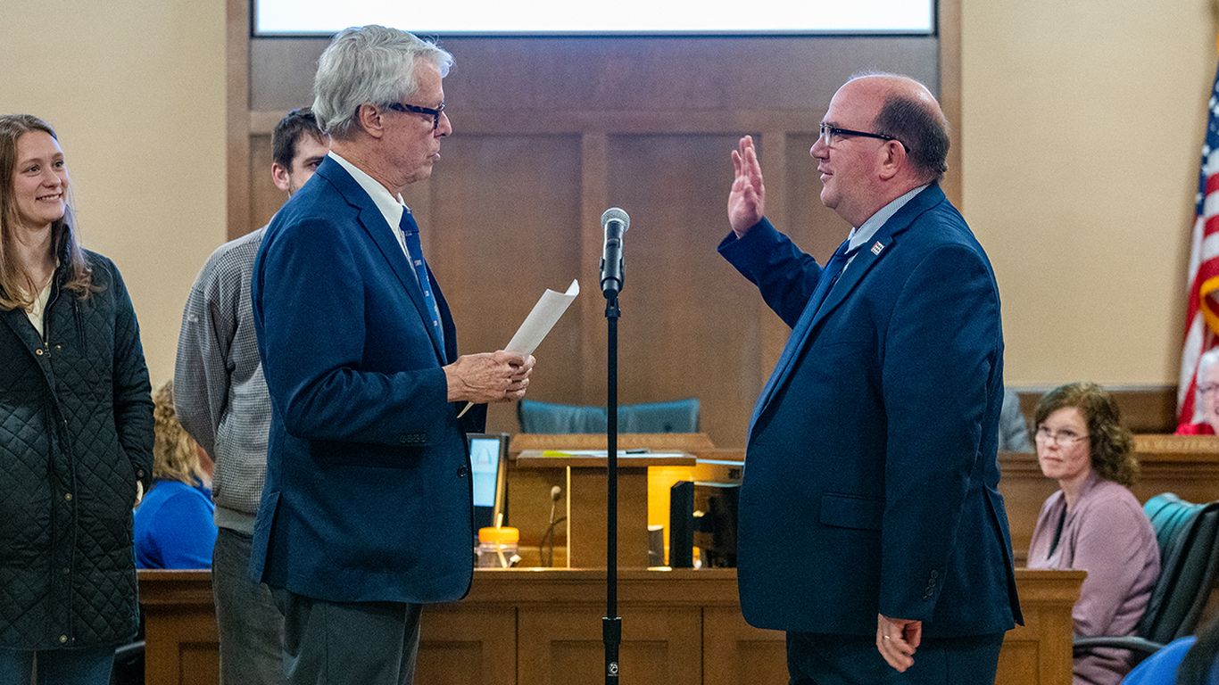 1 mosquito slap to go - Axios Des Moines