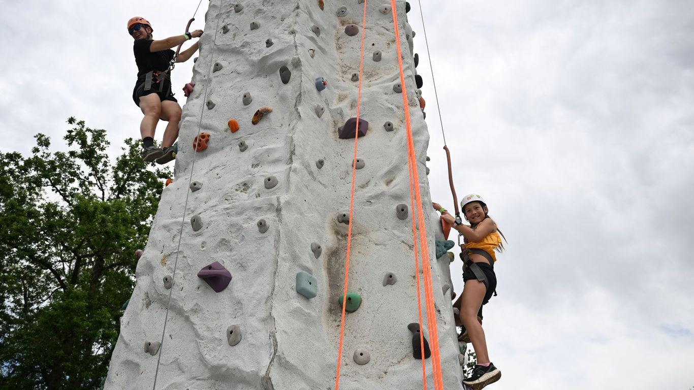 Boulder's outdoor industry thrives at Denver festival - Axios Boulder