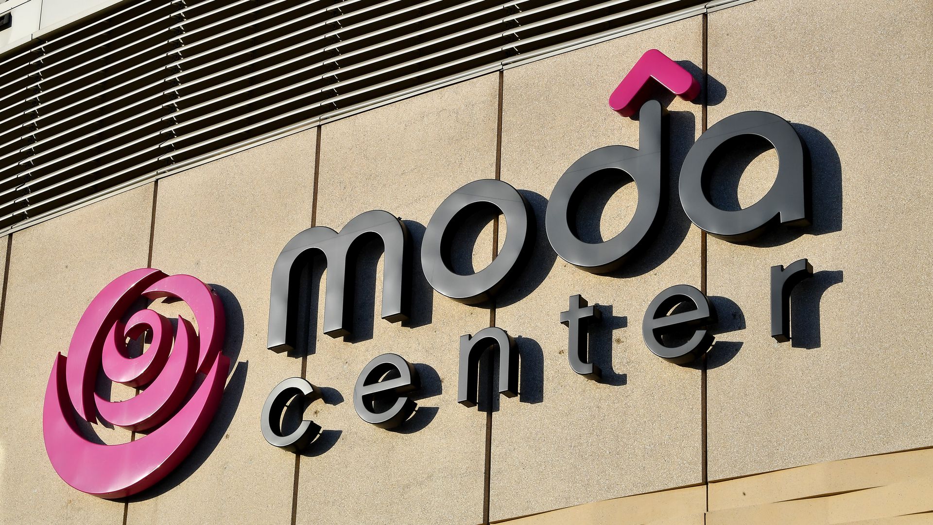 Portland Trail Blazers owners weigh Moda Center renovation vs. new ...