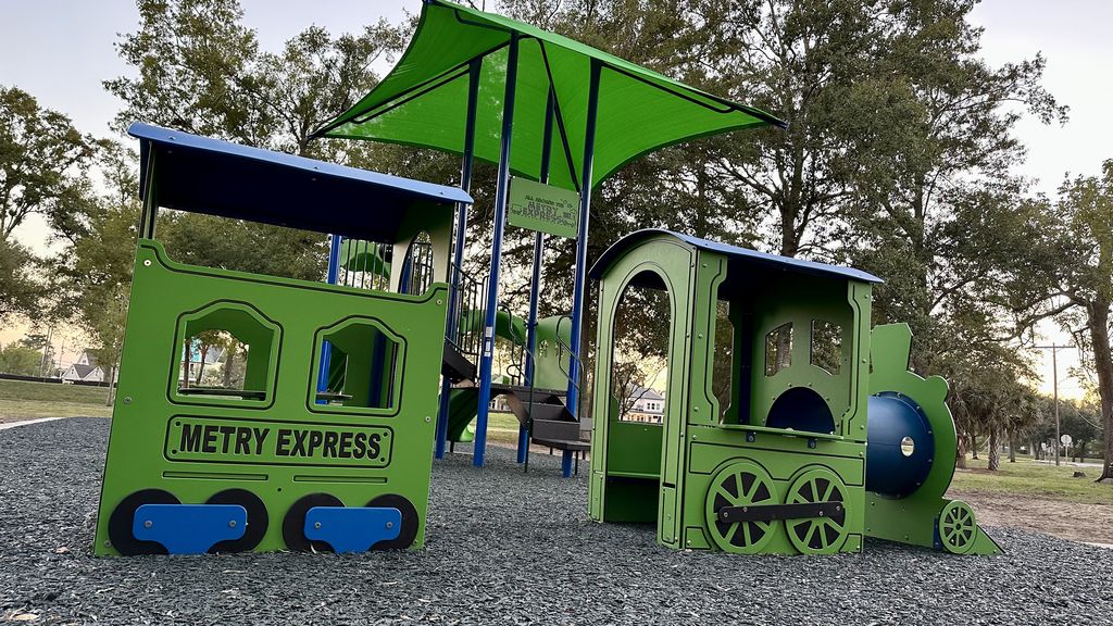 2 new playgrounds open in Metairie, Avondale - Axios New Orleans