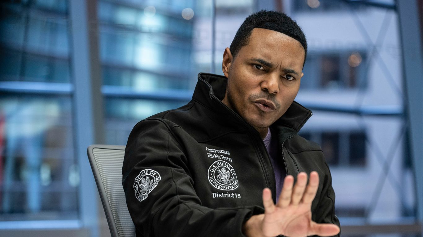 House Democrat drafts bill to criminalize classified Signal chats