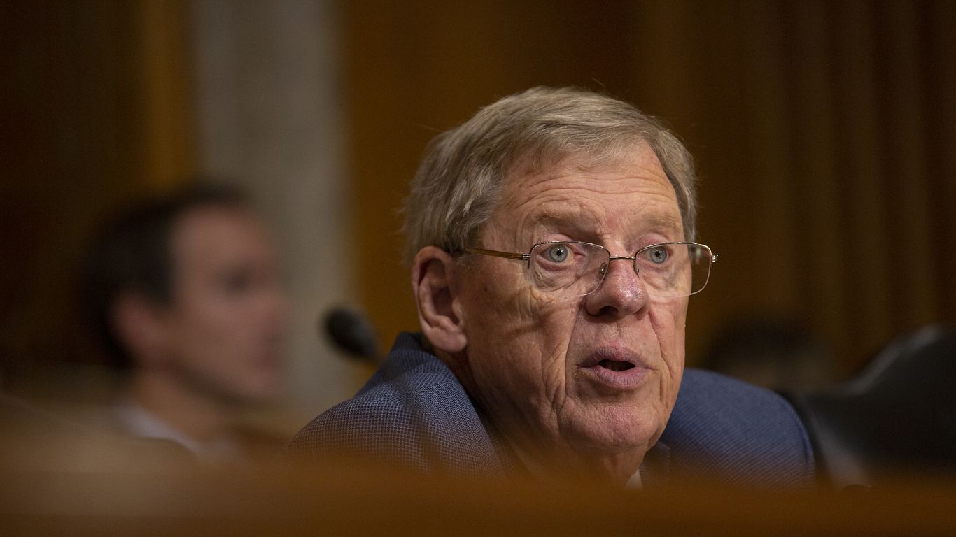 Georgia Sen. Johnny Isakson hospitalized after fall in apartment