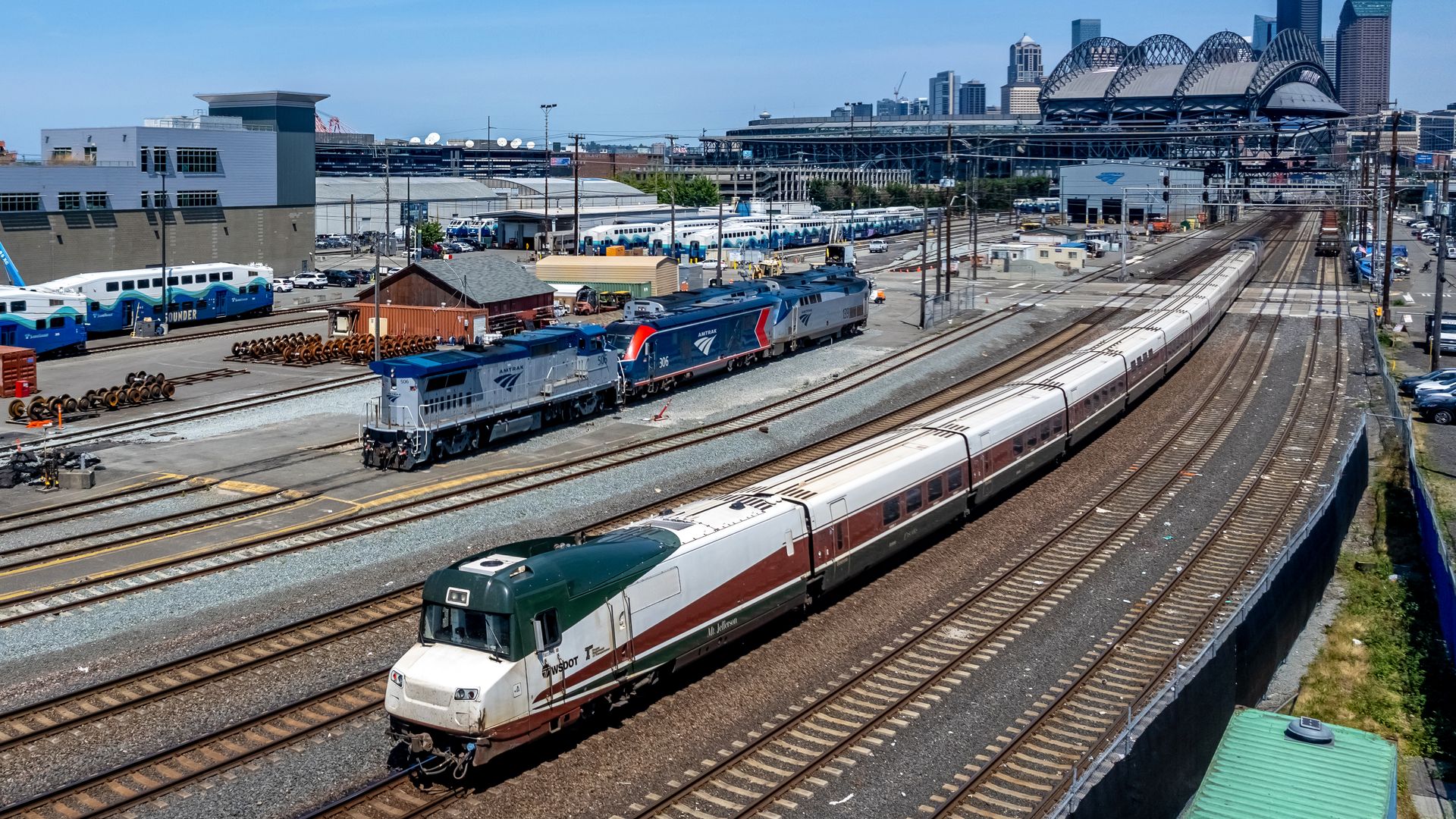 Amtrak Cascades route between Seattle, Portland disrupted by rusty cars - Axios Portland