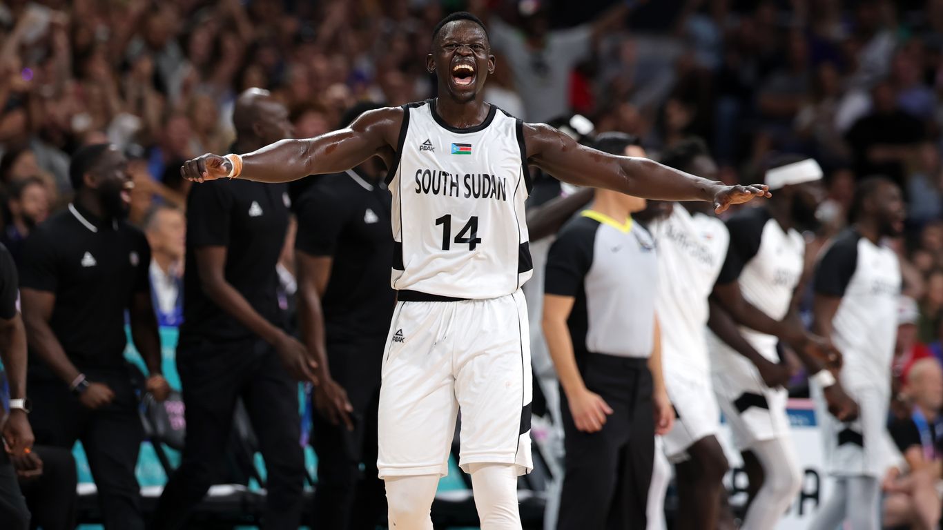 1 Olympic pic to go: A historic game - Axios Des Moines