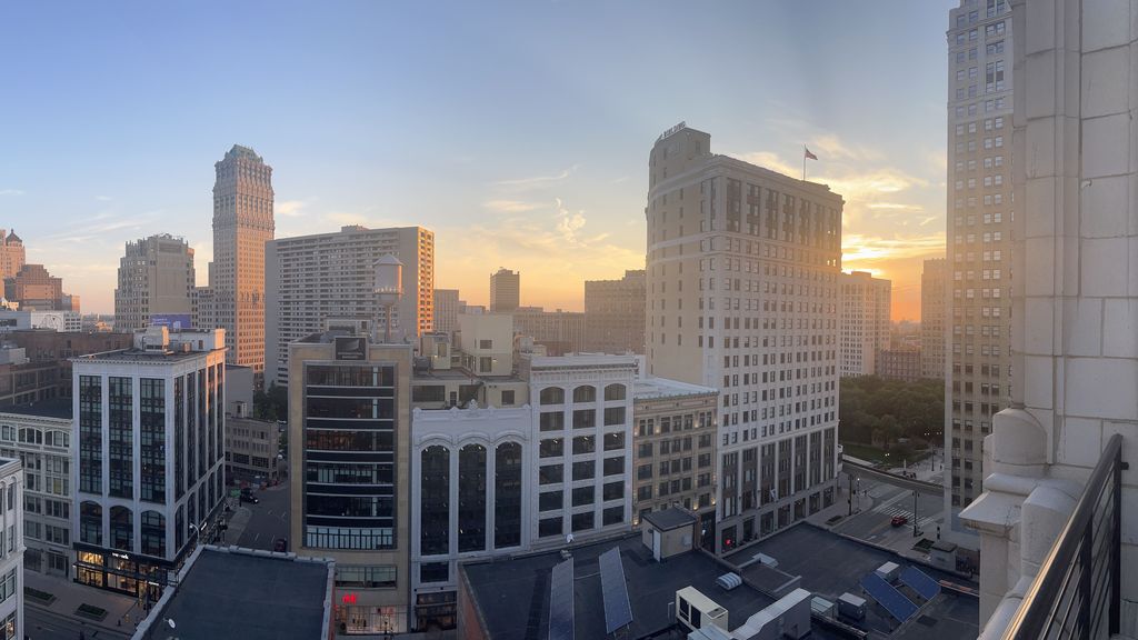 Axios Detroit's favorite rooftop bars with views and booze - Axios Detroit