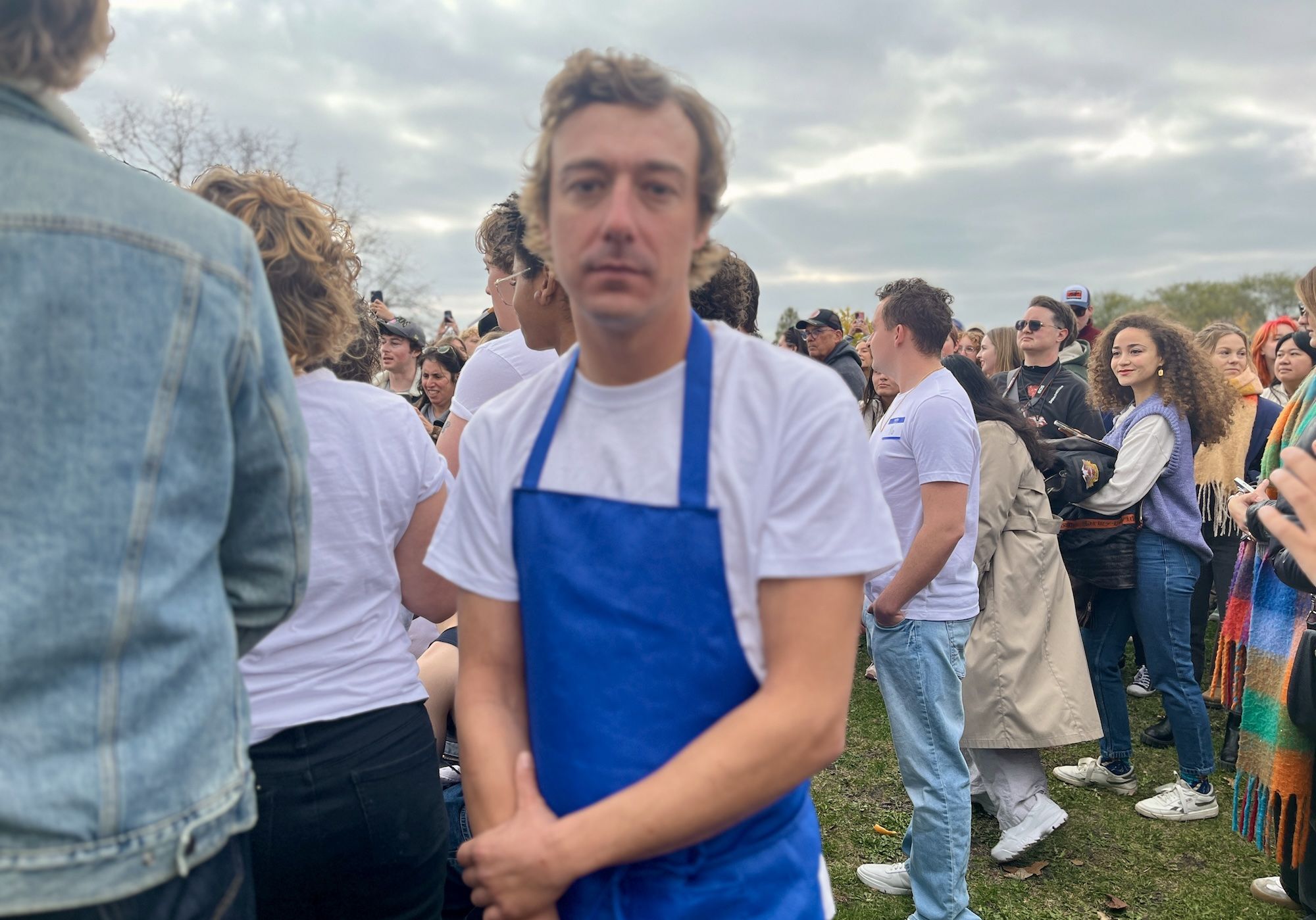 Jeremy Allen White lookalike contest winner crowned - Axios Chicago