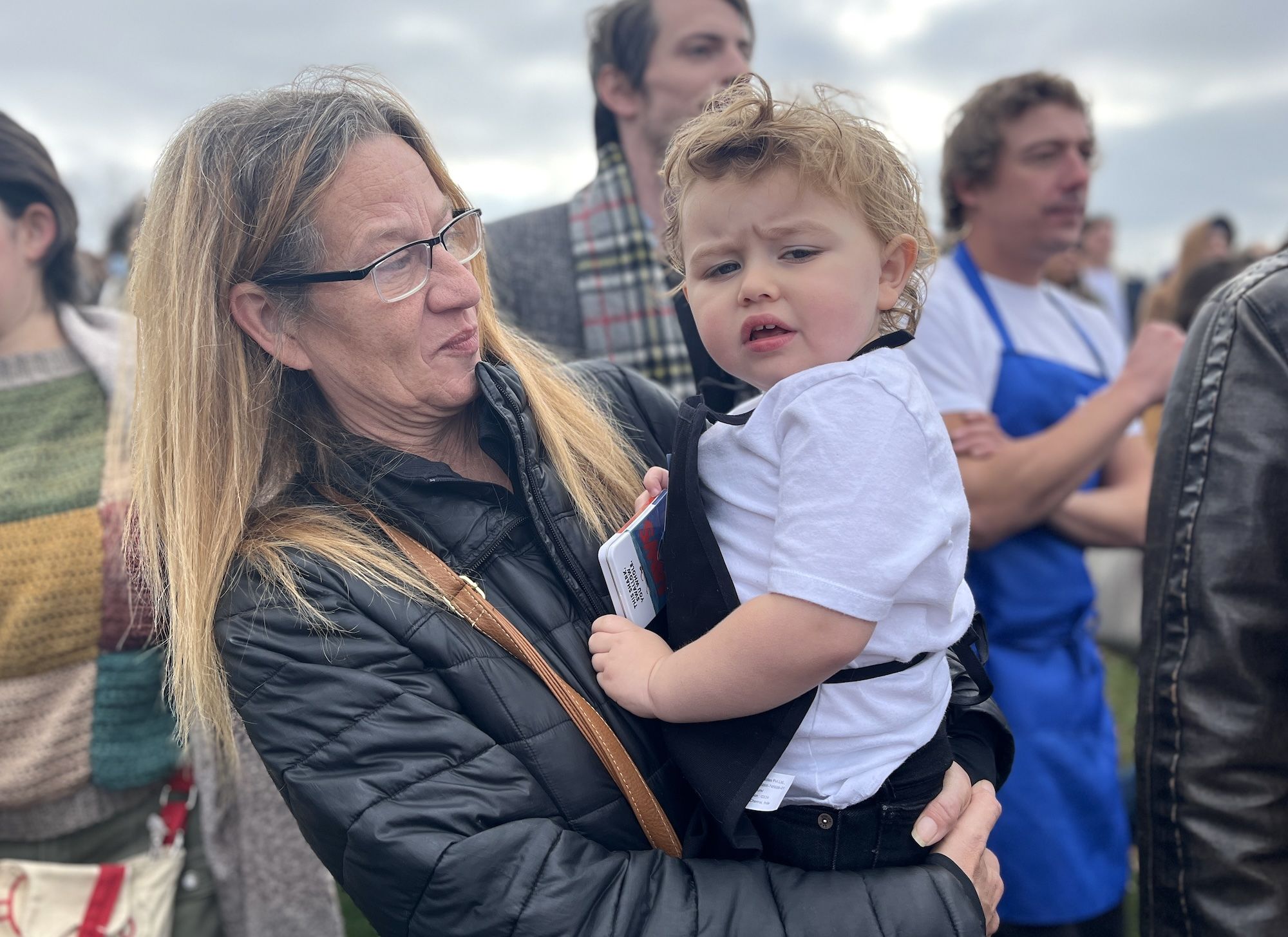 Jeremy Allen White lookalike contest winner crowned - Axios Chicago