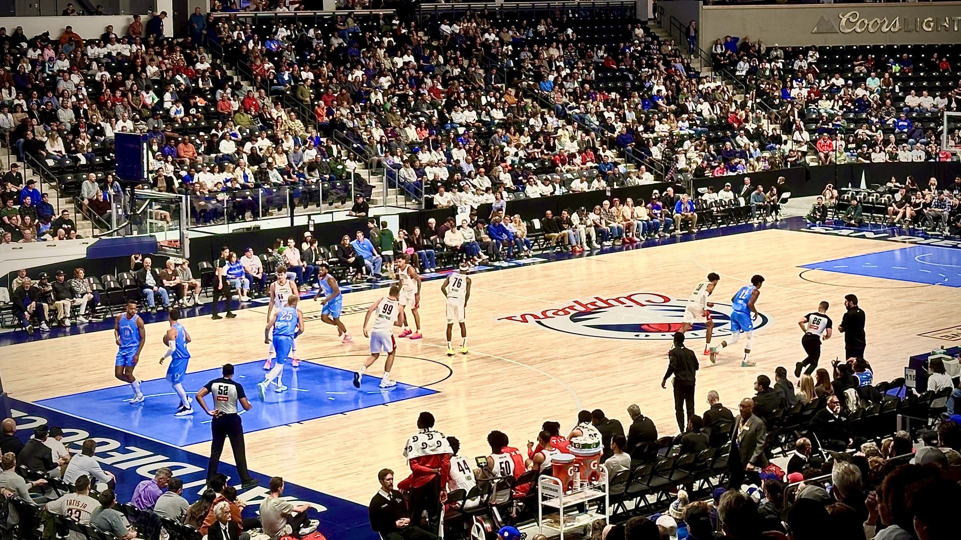 Frontwave Arena impresses in first San Diego Clippers game - Axios San ...
