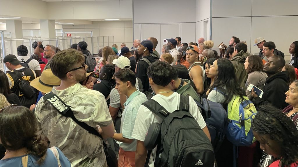 TSA protocols create security risks, experts say - Axios Dallas