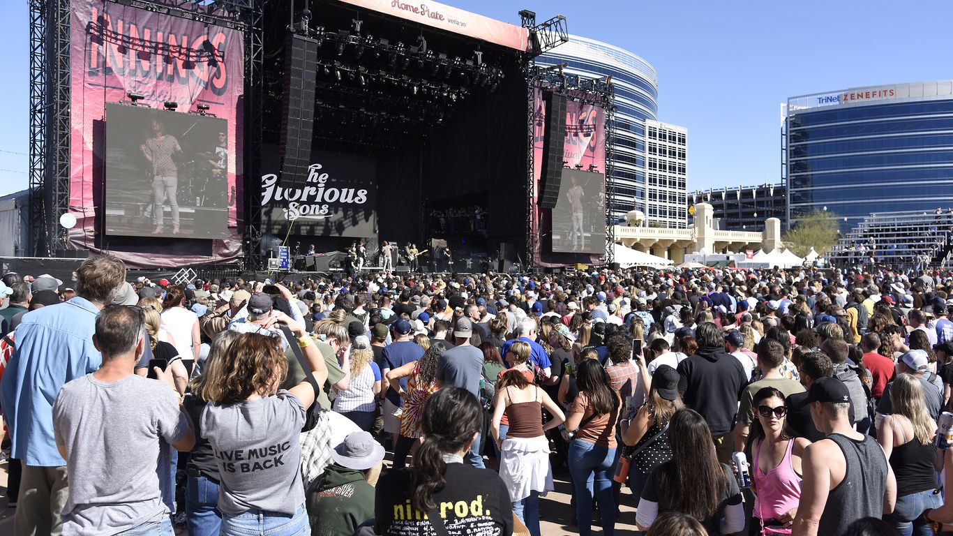 Chicago fans flock to Arizona spring training for more than baseball ...
