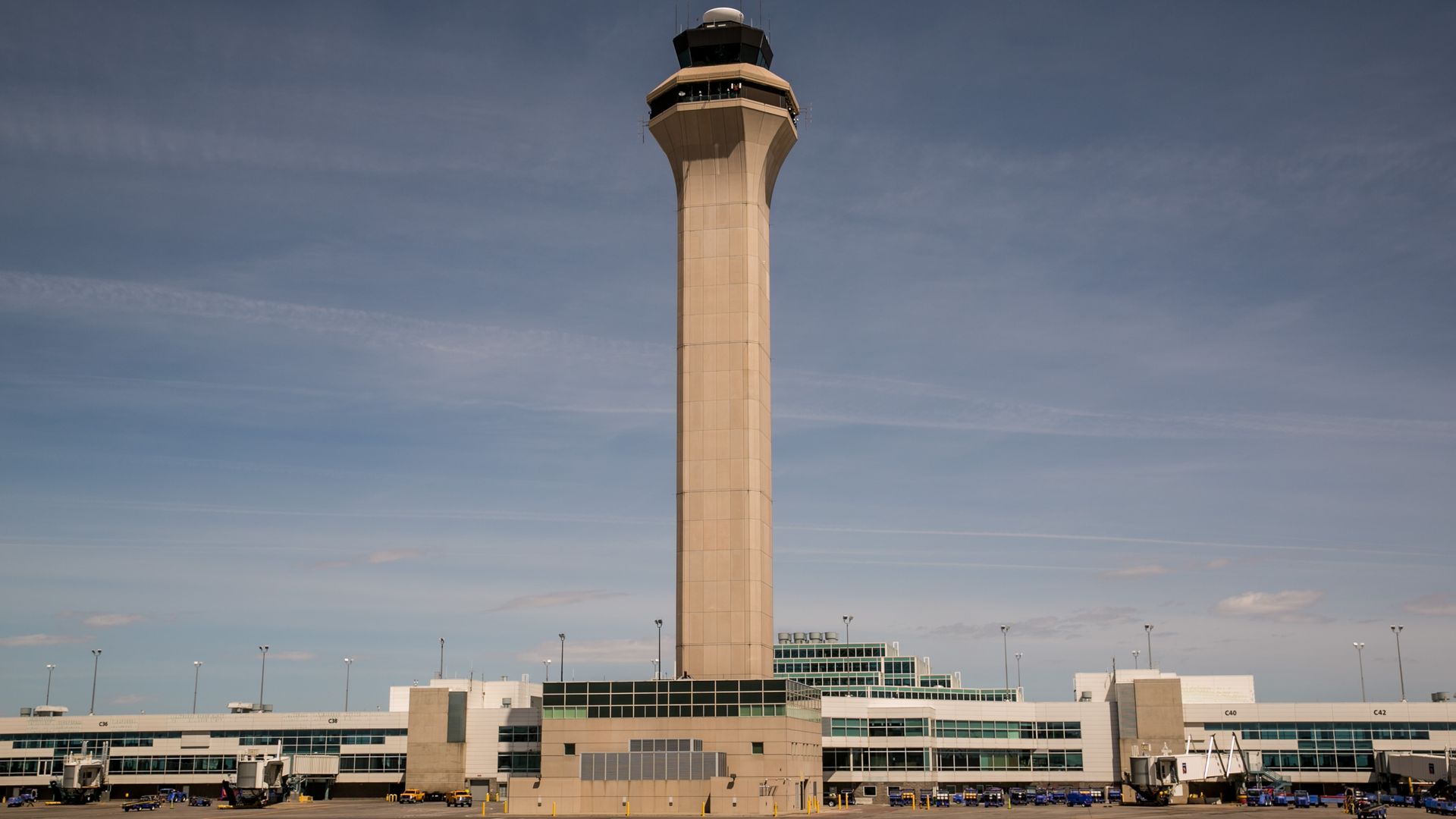 FAA probes radio failure at Denver airport - Axios Denver