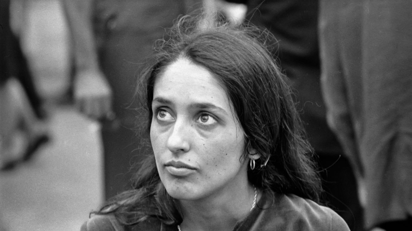 Joan Baez documentary digs deep into singer's past