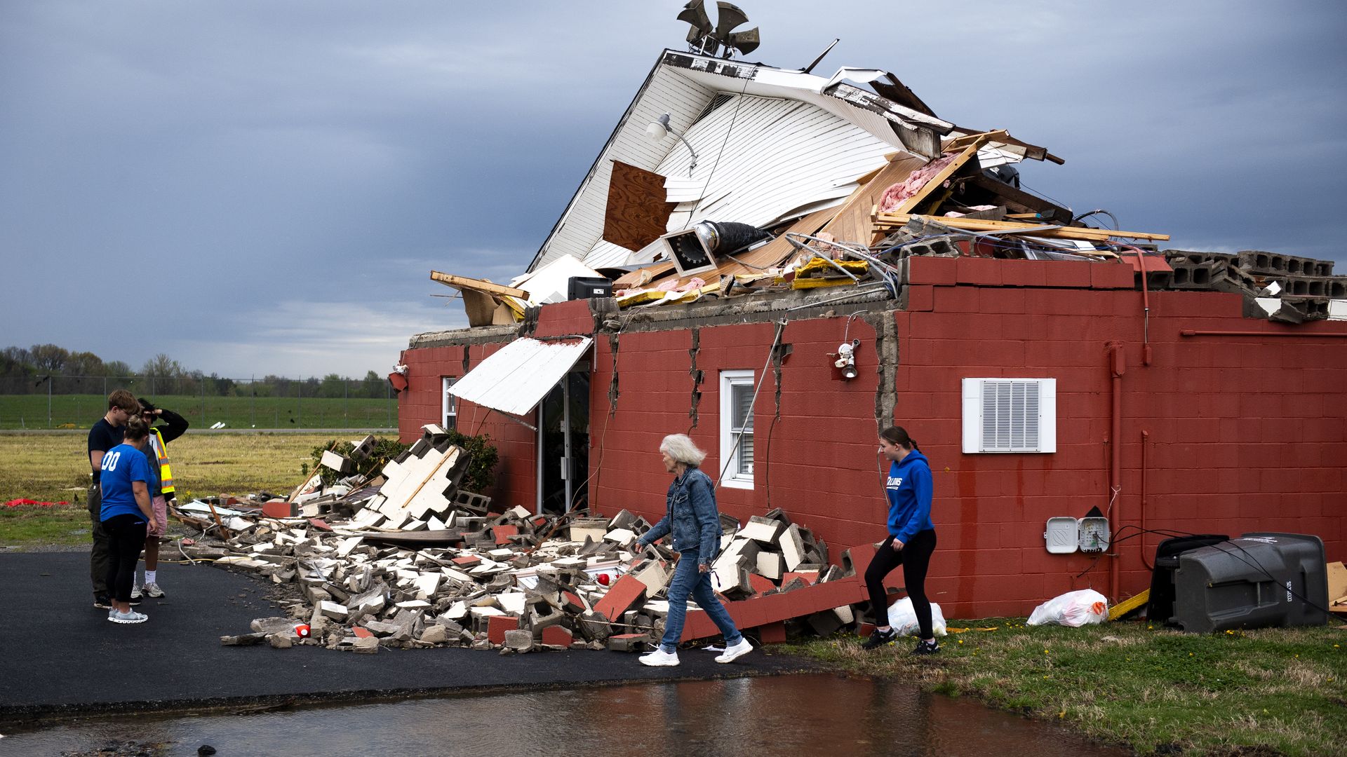 Photos: Storm slams US South, Midwest with tornadoes, flooding rains