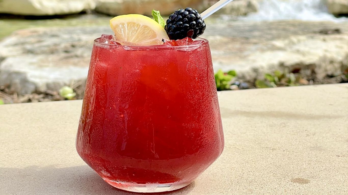 1 total eclipse cocktail to go - Axios San Antonio