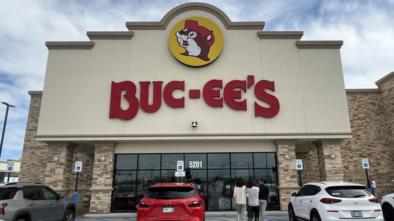 Is Buc-ee's back on? - Axios Colorado Springs