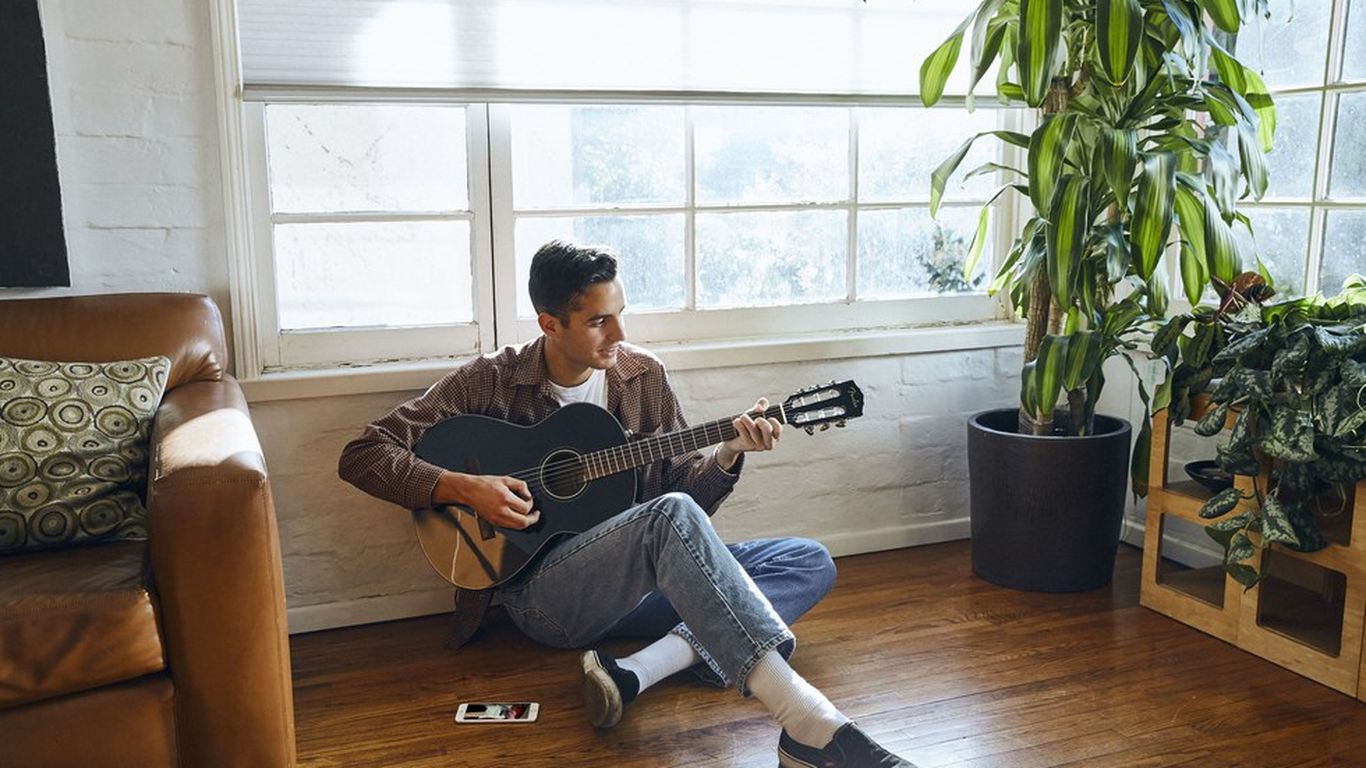 Guitar maker Fender bets big on apps