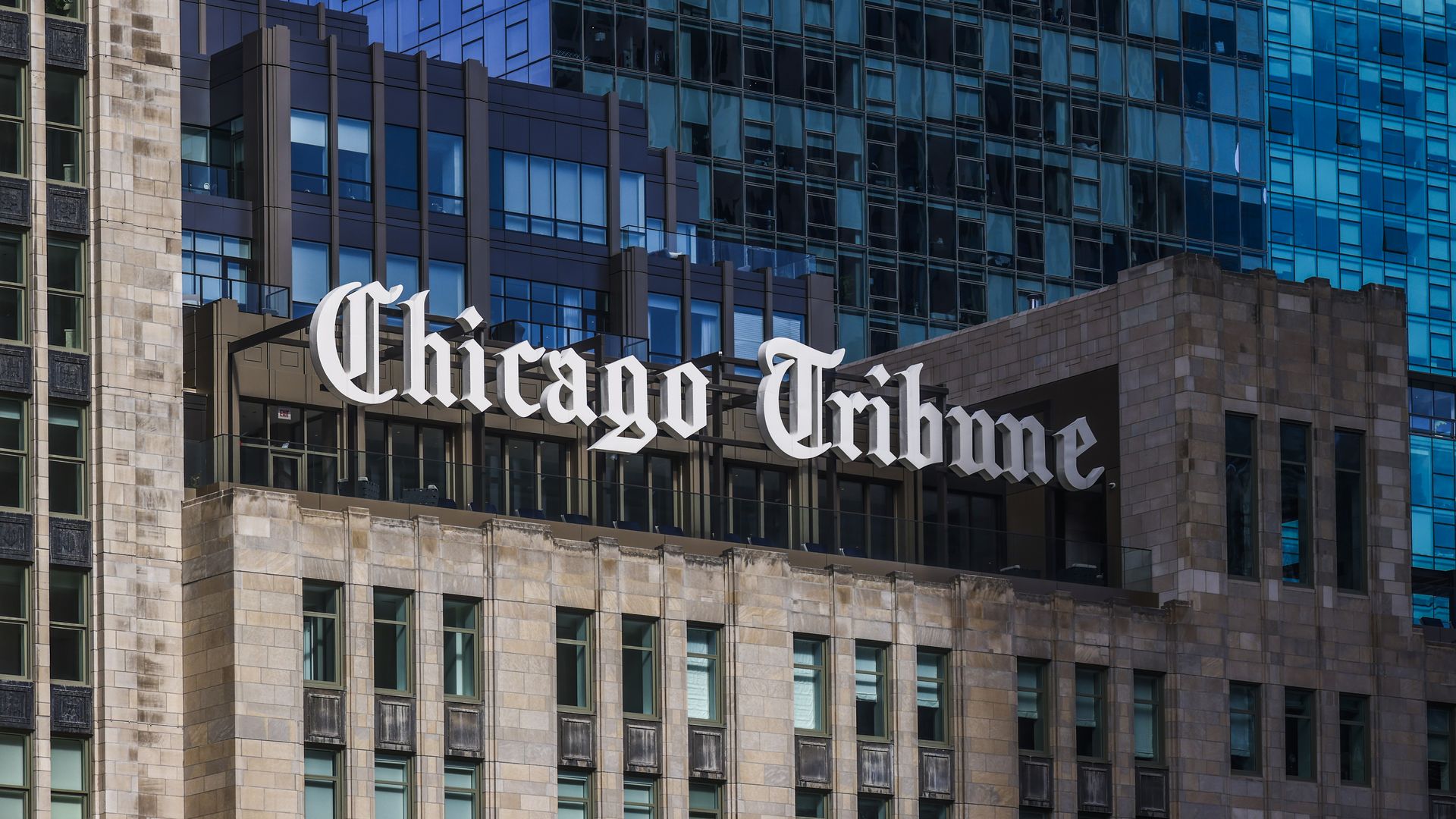 Chicago Tribune staff declines buyouts amid looming layoffs - Axios Chicago
