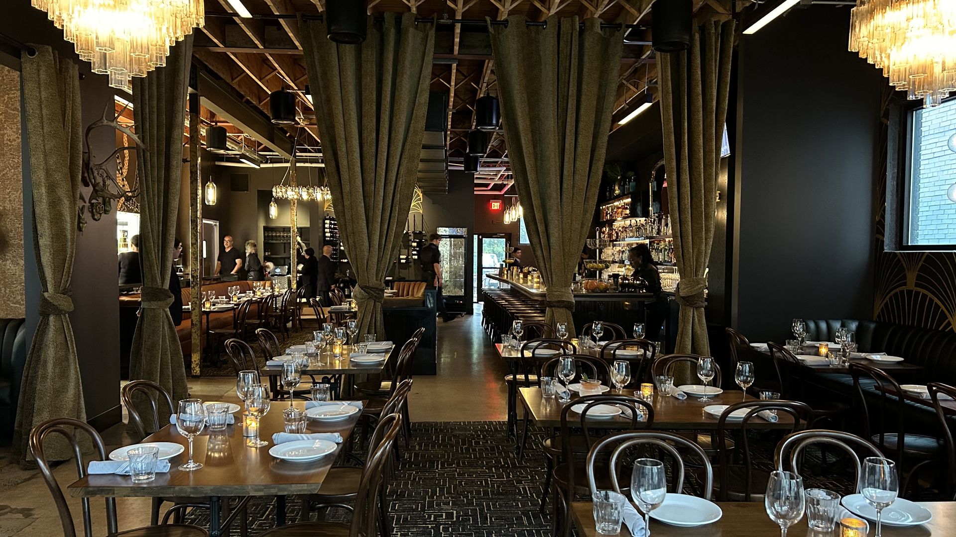 Dilworth Tasting Room expanding to Plaza Midwood - Axios Charlotte