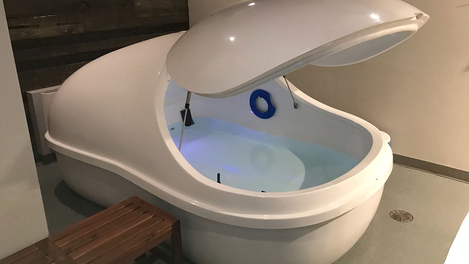 Here’s what it’s like to be naked and alone in a sensory deprivation ...