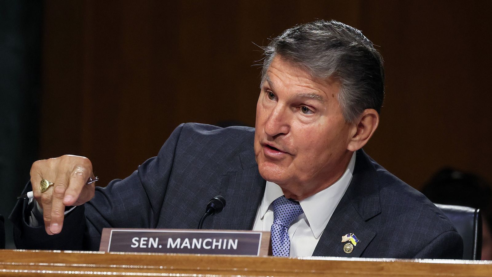 Joe Manchin, daughter pitch donors for $100 million centrist nonprofit