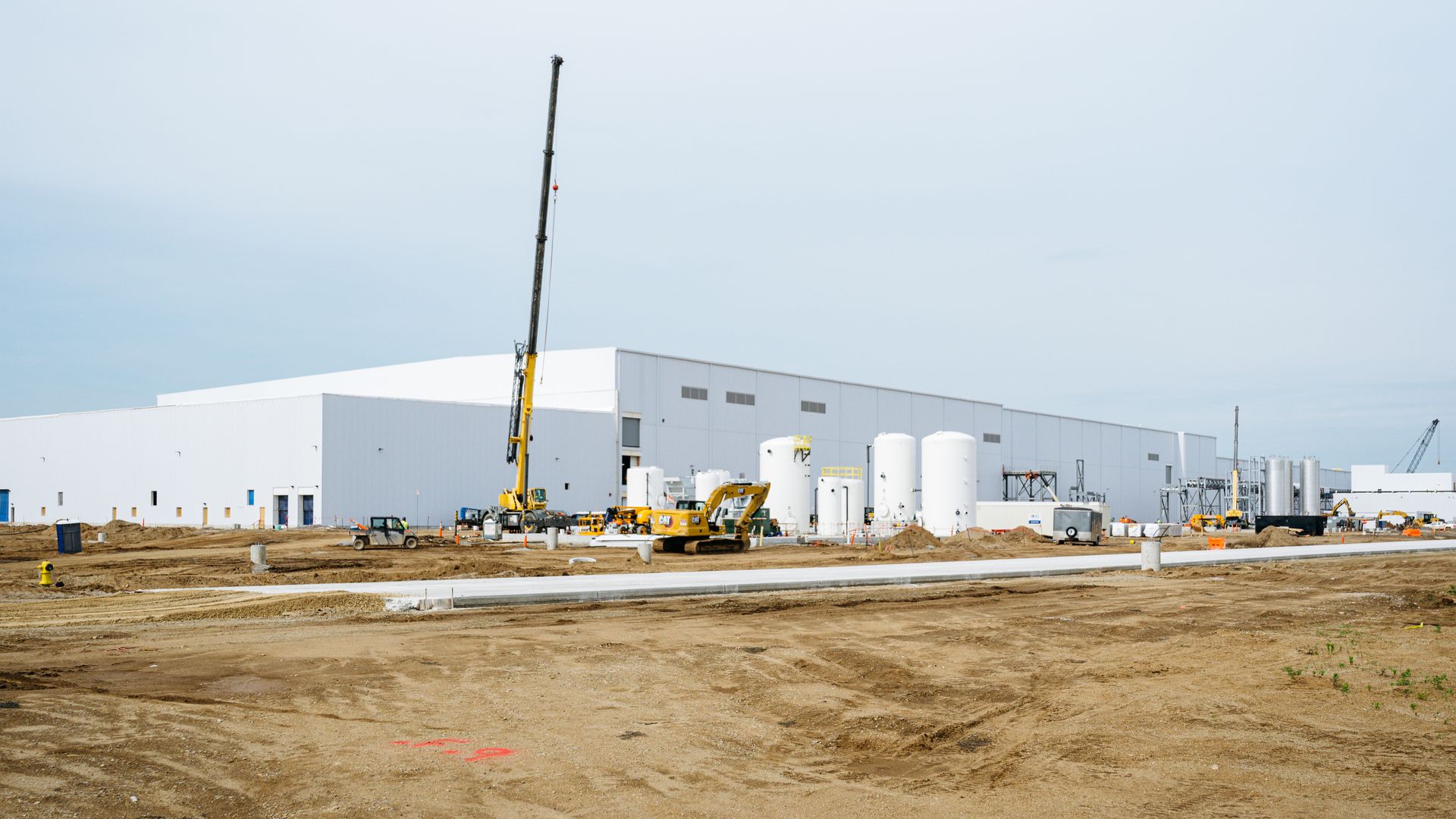 Ford plows ahead on EV battery factory amid political storm