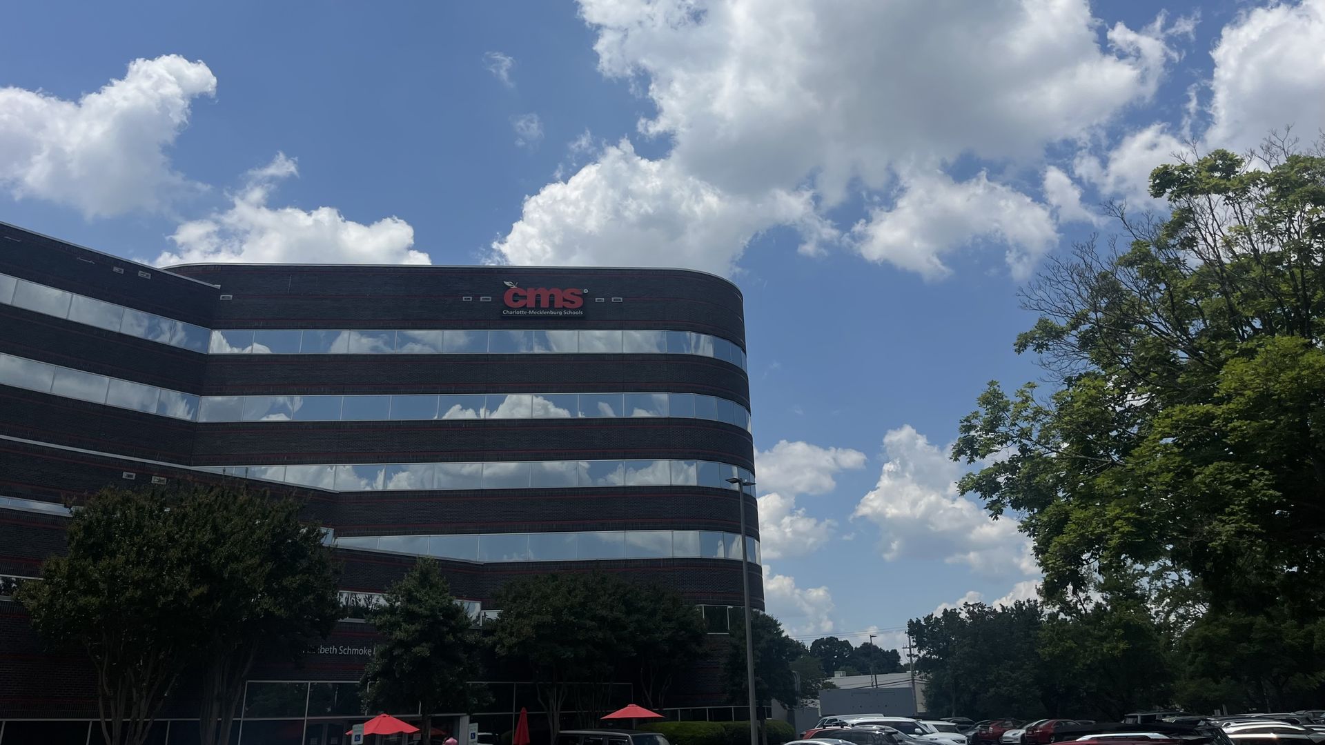 Charlotte-Mecklenburg Schools grapples with AI use for teachers ...