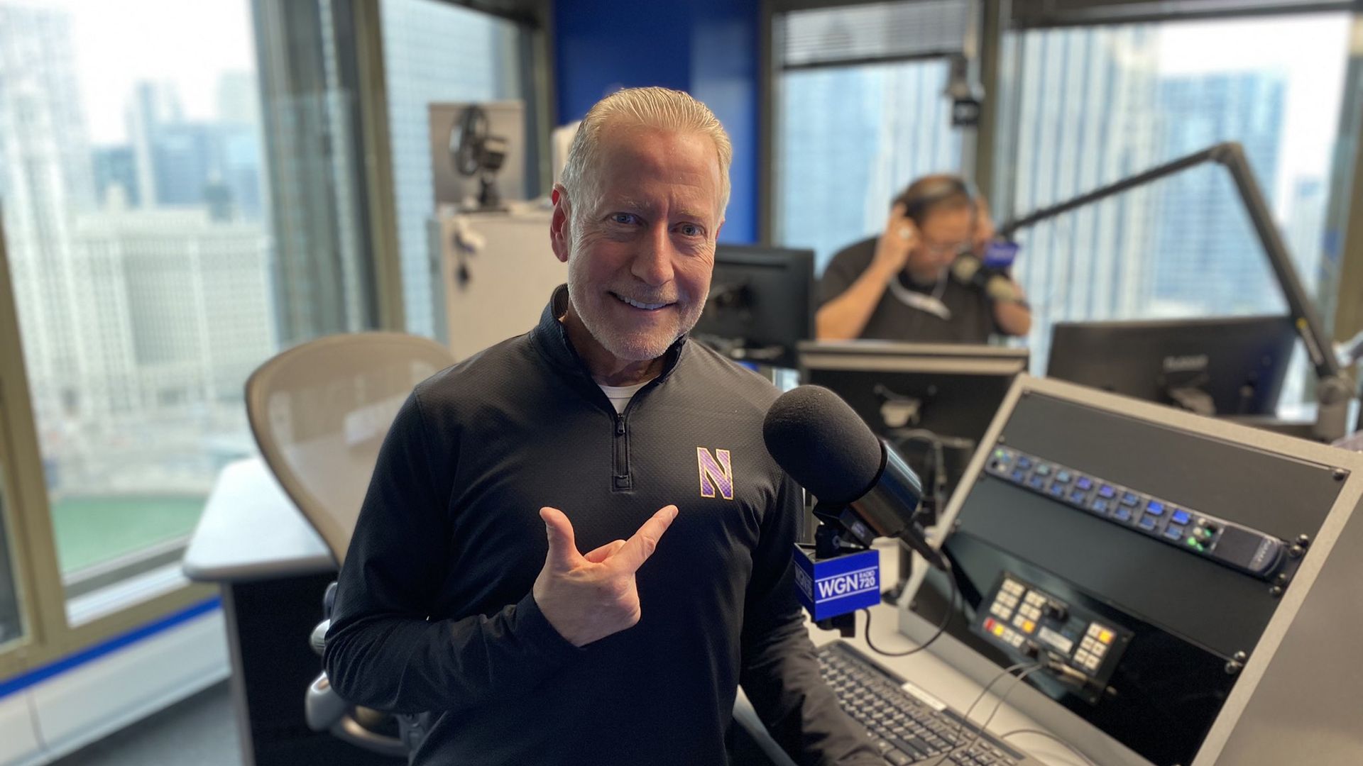 Dave Eanet retiring as WGN Radio morning sports anchor - Axios Chicago