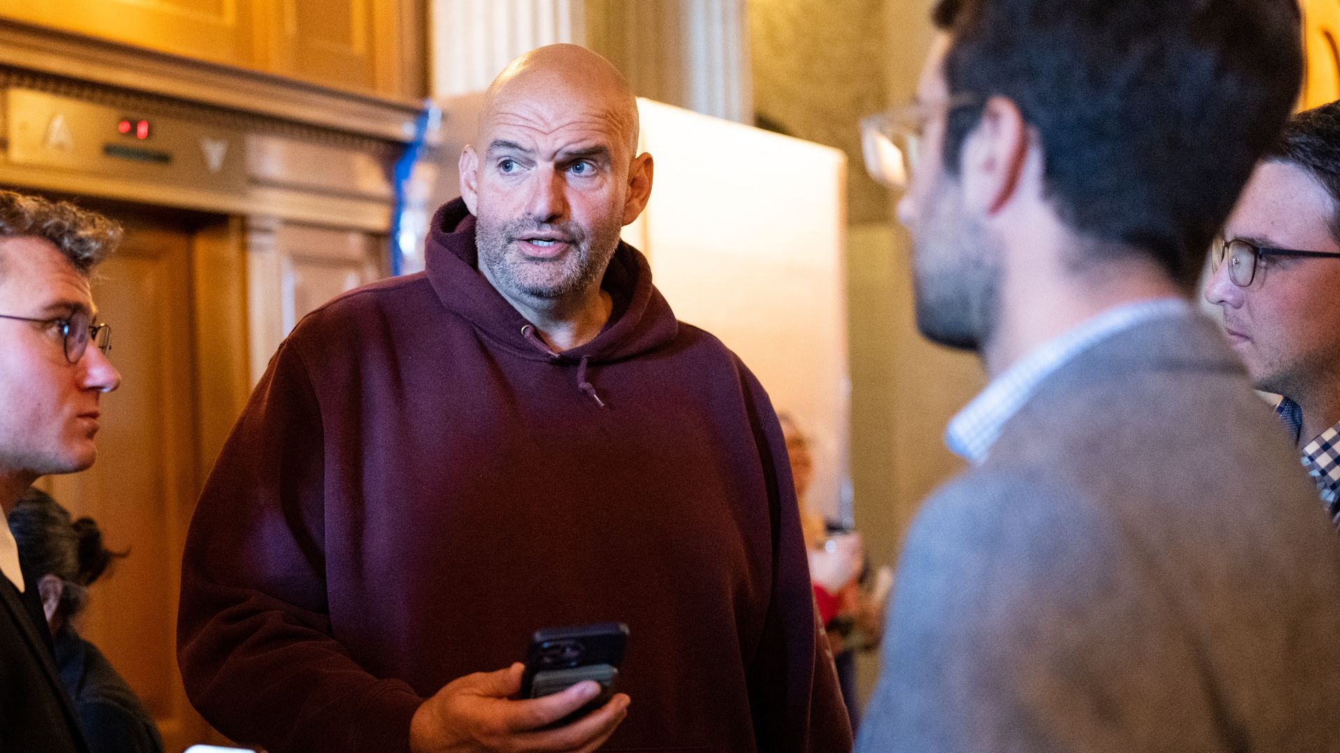 Senate unanimously passes formal dress code after backlash