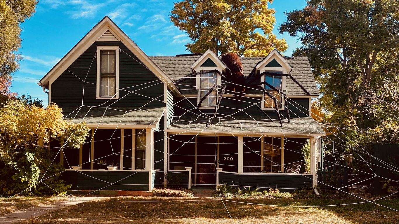 Photos: Denver’s most haunting Halloween homes - Axios Denver