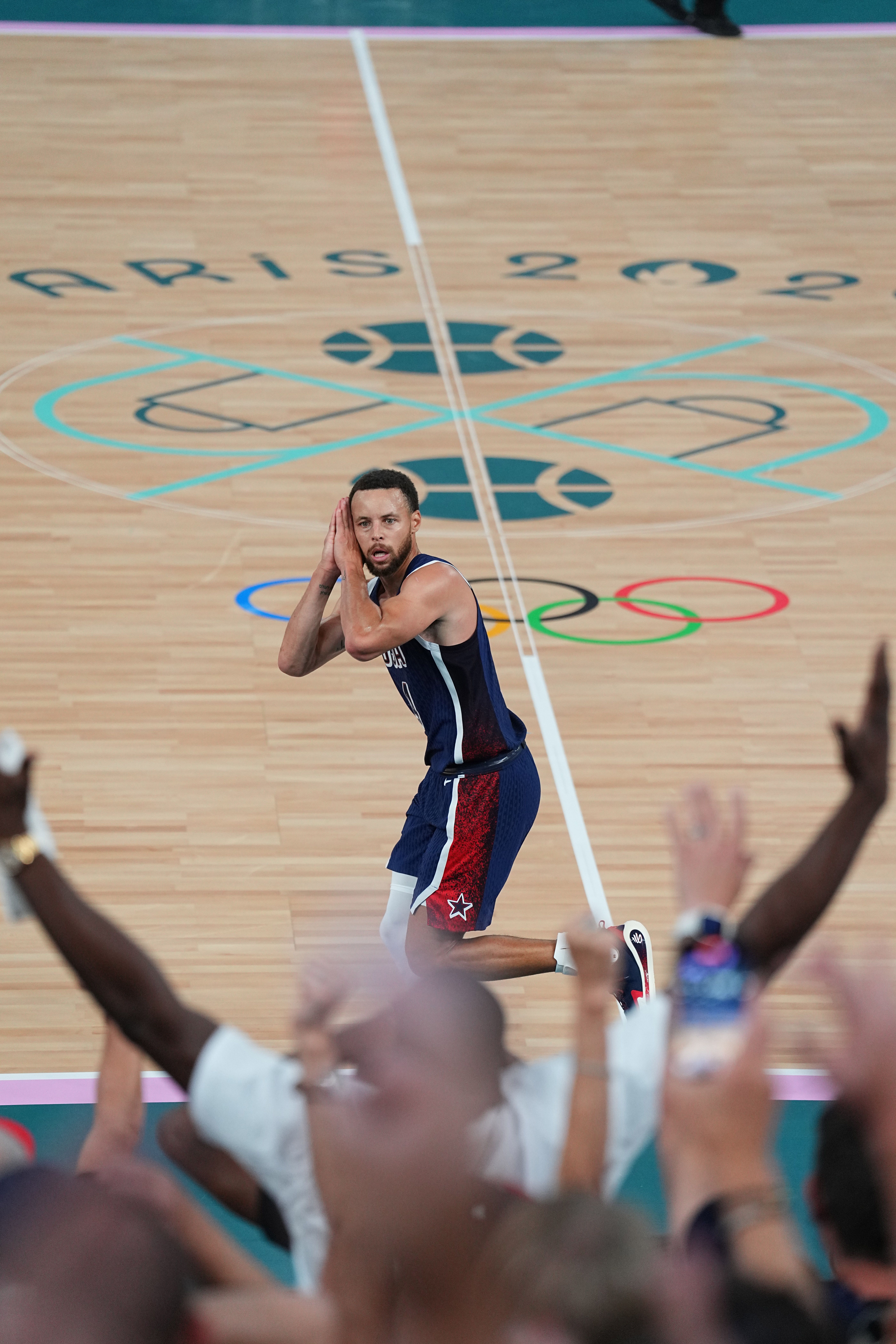 In photos: The Warriors' Steph Curry triumphs in Paris - Axios San ...