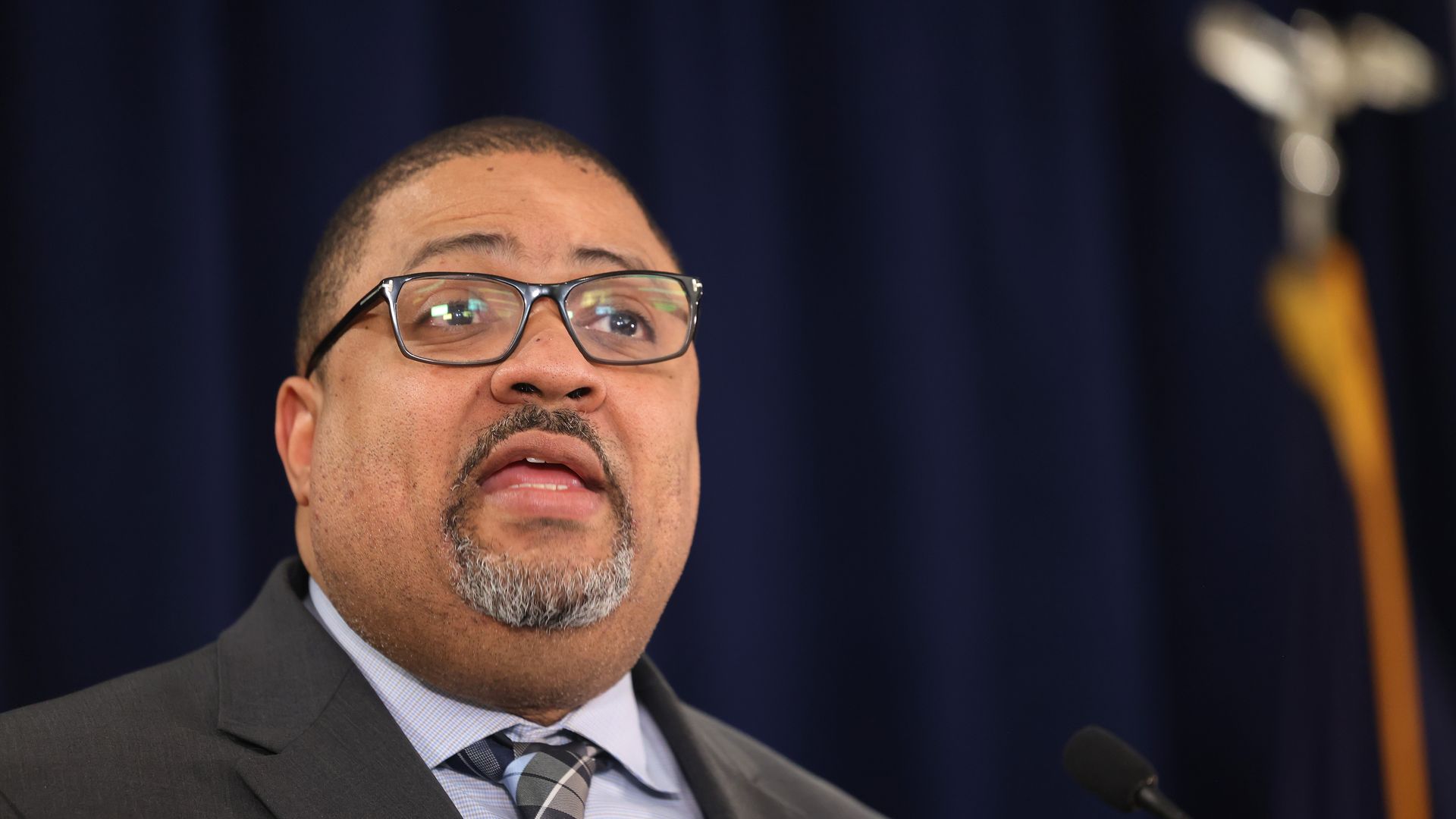 Trump "is not above the law," N.Y. prosecutors tell judge in contempt ...