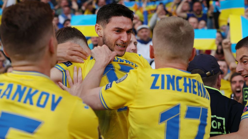 Ukraine soccer team edges closer to World Cup