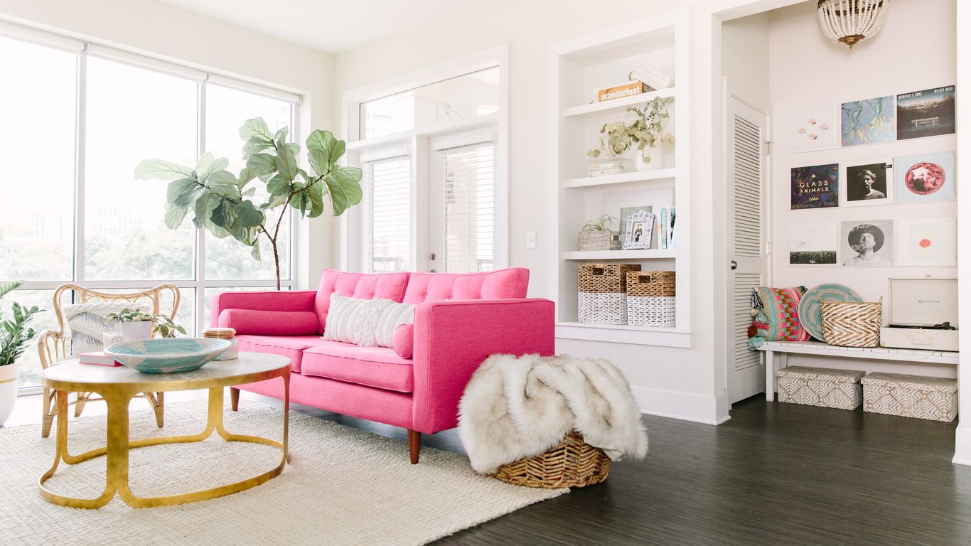 Home Tour: This fashion blogger’s 765-square-foot Uptown apartment was ...