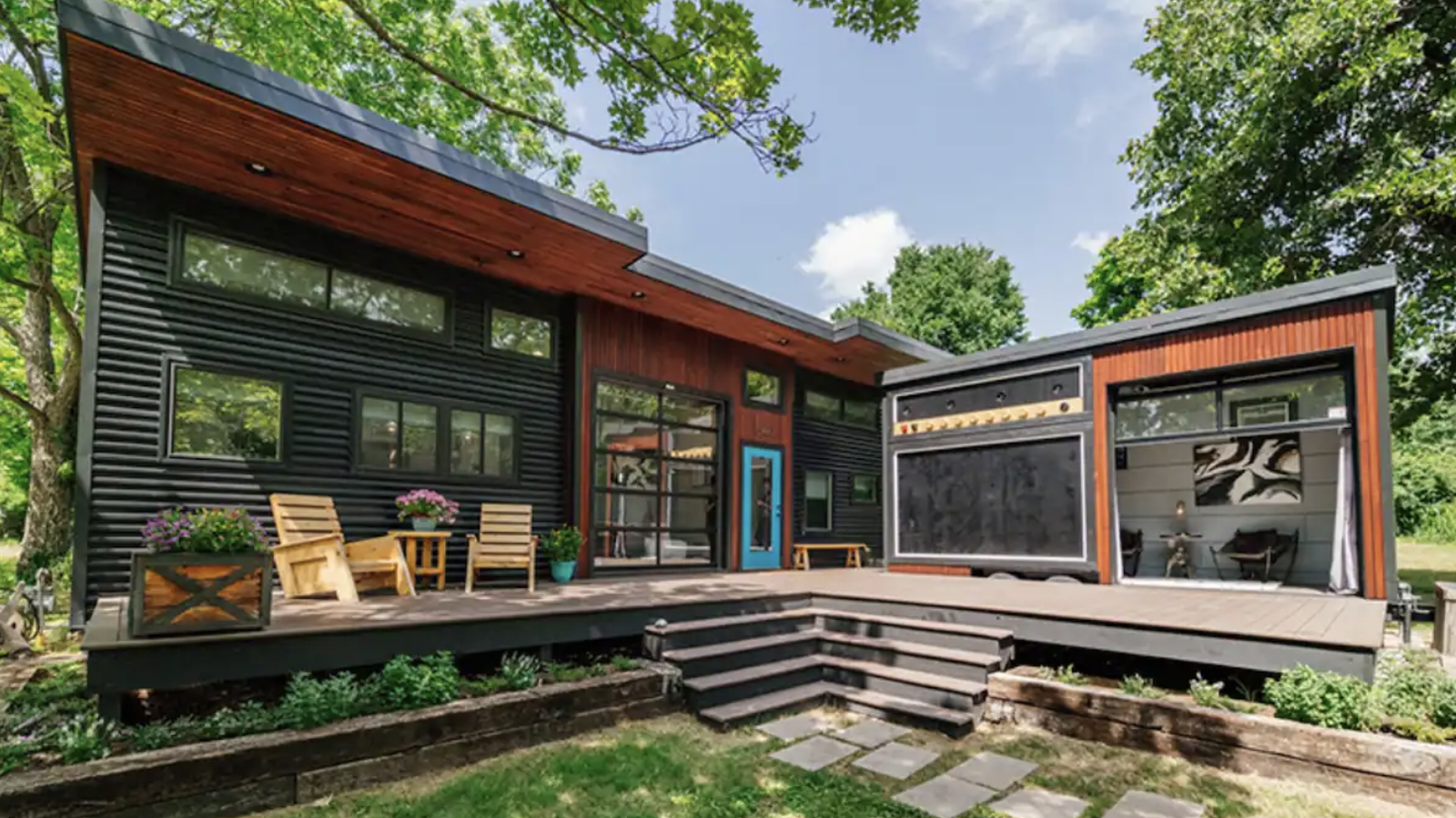 Famous Fayetteville "amp" house is now on Airbnb - Axios NW Arkansas