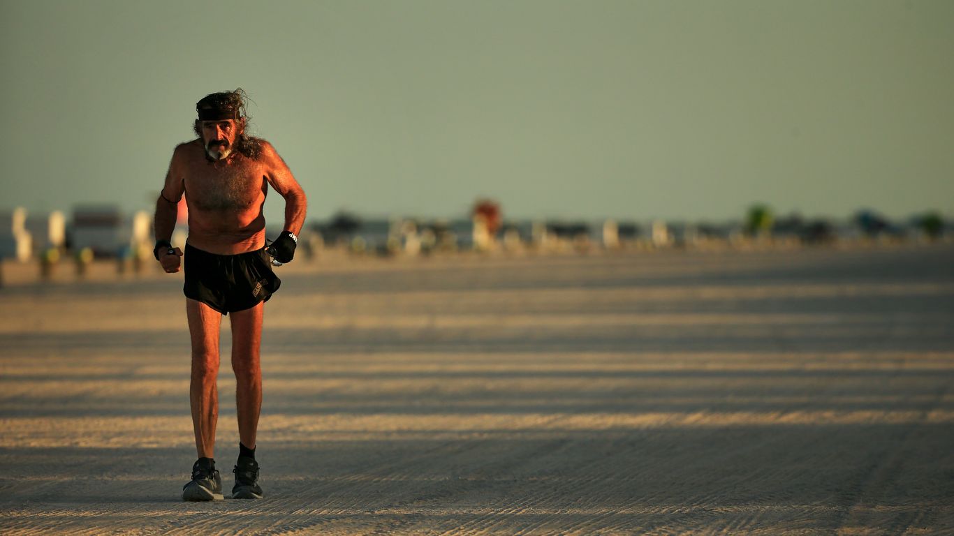 As Raven nears 50-year run streak, Miami Beach names city street for ...