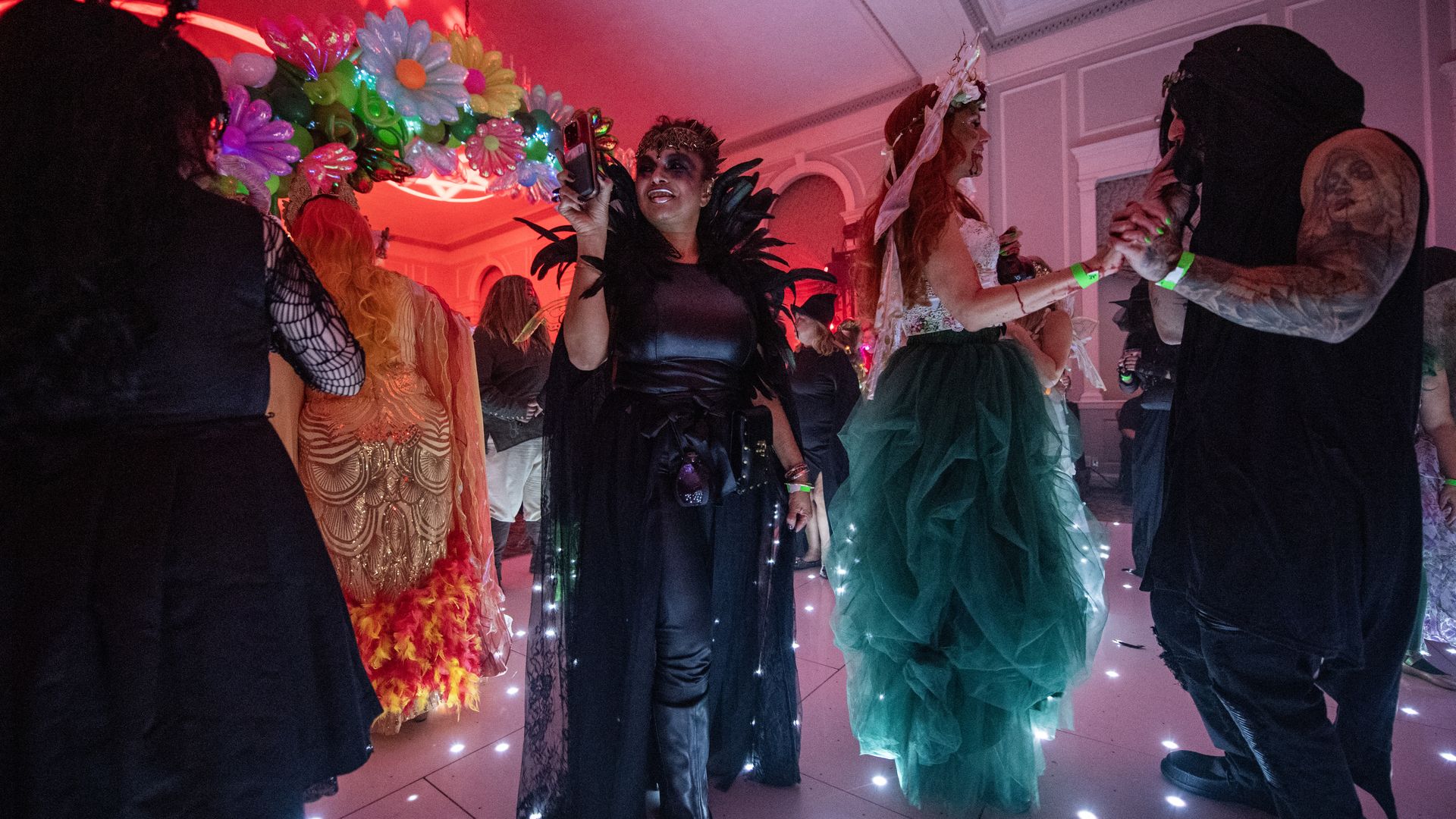How Salem's Halloween became New England's spooky Mardi Gras - Axios Boston