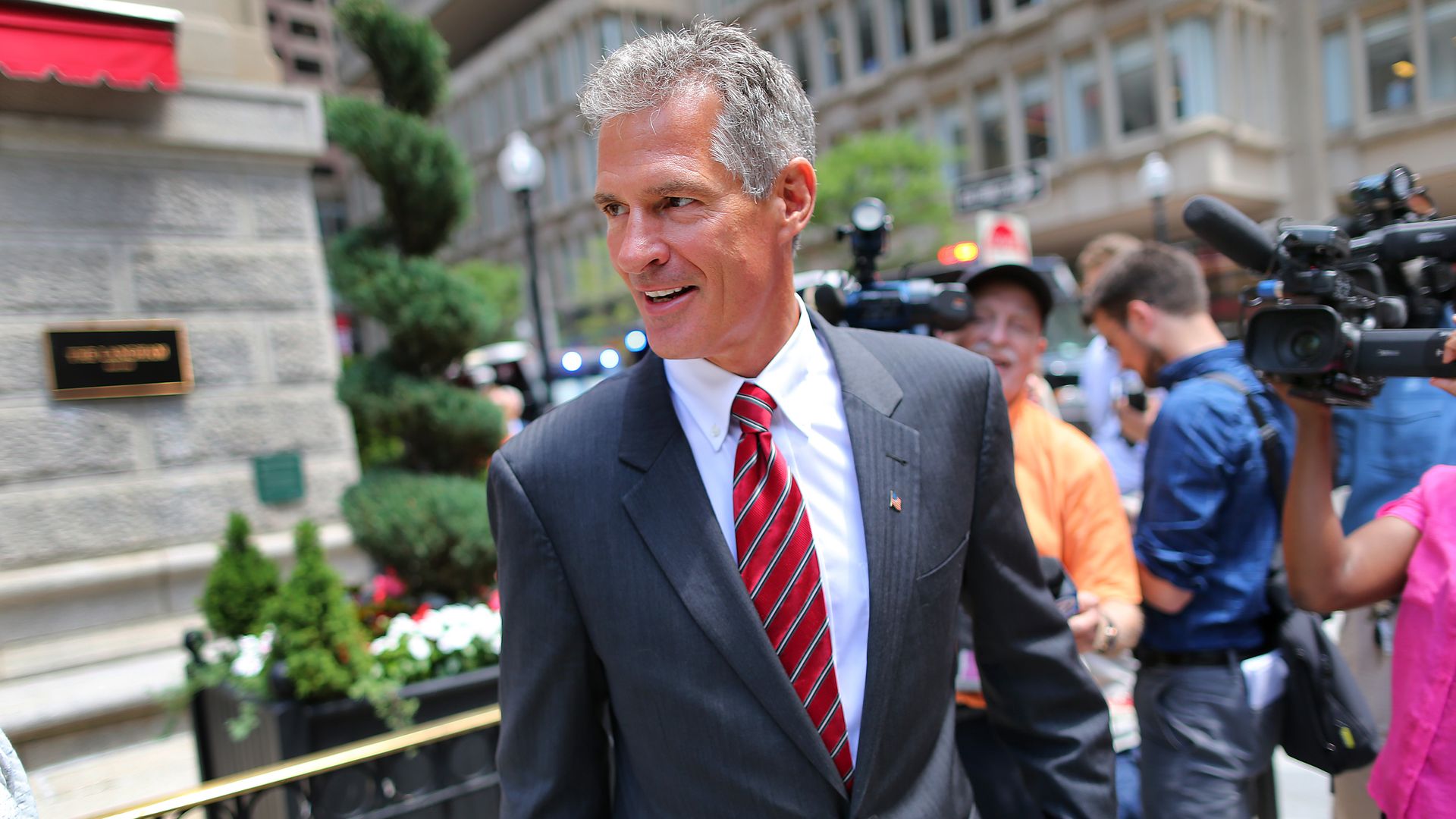 Former Sen. Scott Brown plans to jump back into the political arena