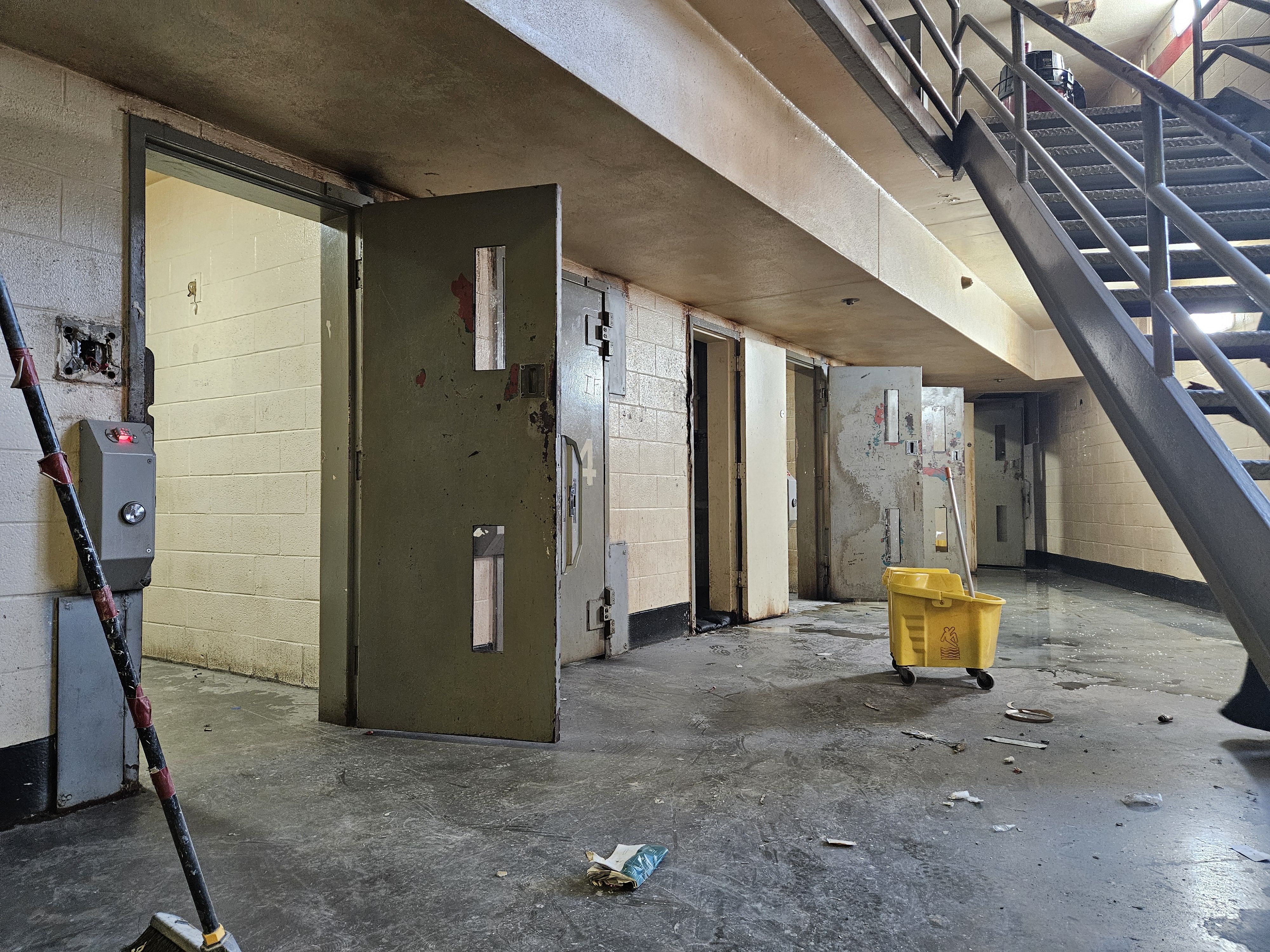 Sheriff Labat blasts county for halting new Fulton jail project - Axios ...