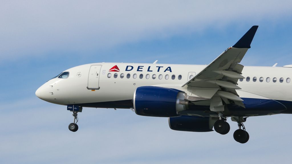 Delta aims to become first "carbon neutral" airline