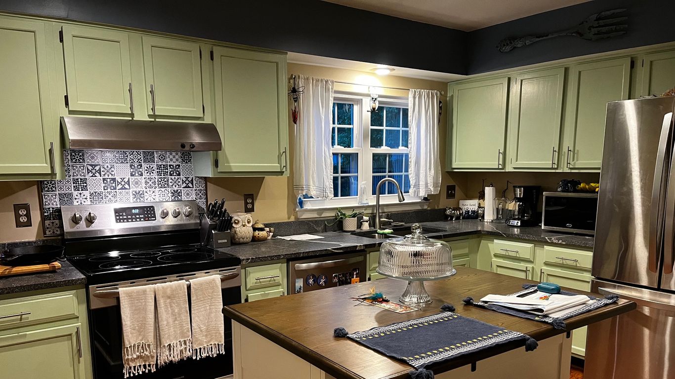Mini home tour - Axios Washington D.C.