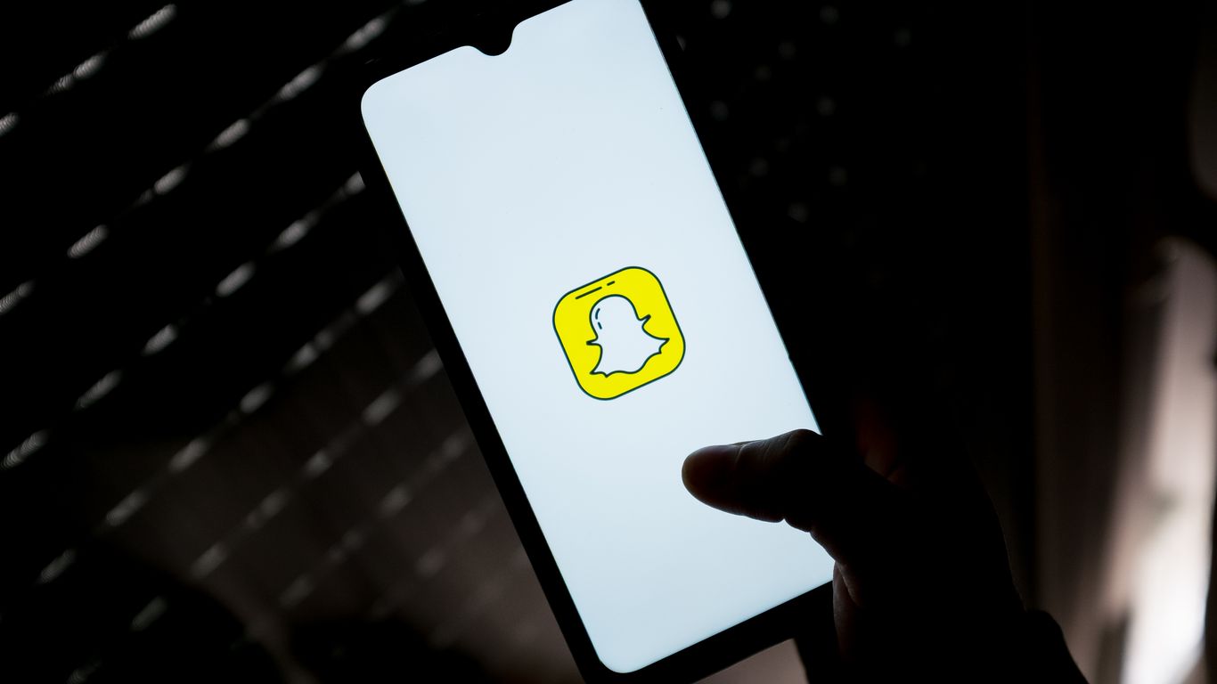 Snapchat testing replies in Spotlight