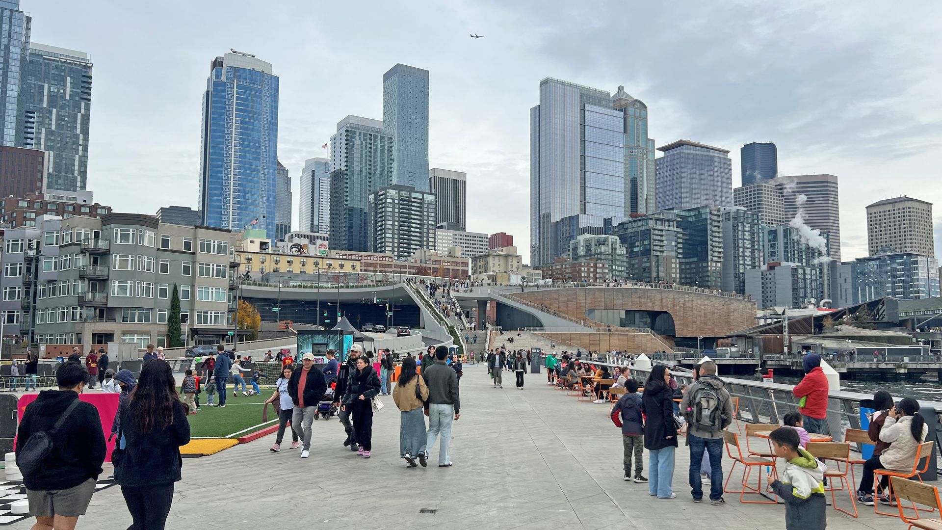 Local visits to downtown Seattle hit post-pandemic highs - Axios Seattle