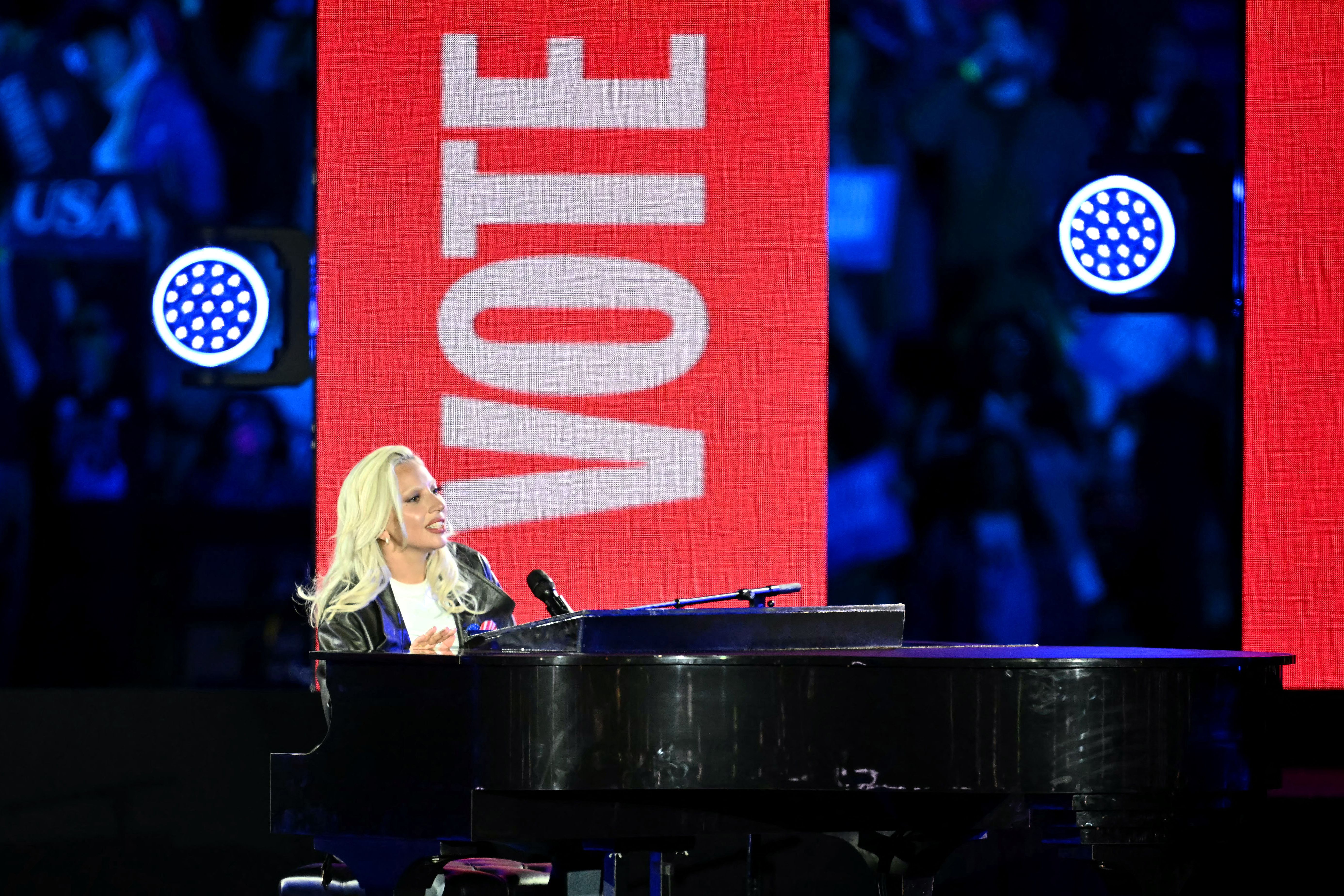 Kamala Harris Philadelphia rally draws big crowds, celebs on Election ...