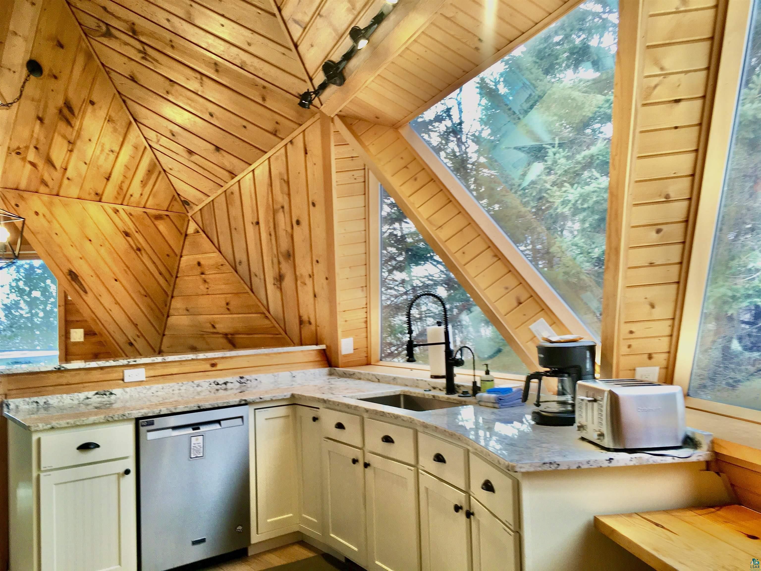 Geodesic dome cabin on Lake Superior lists for $1.279 million - Axios ...