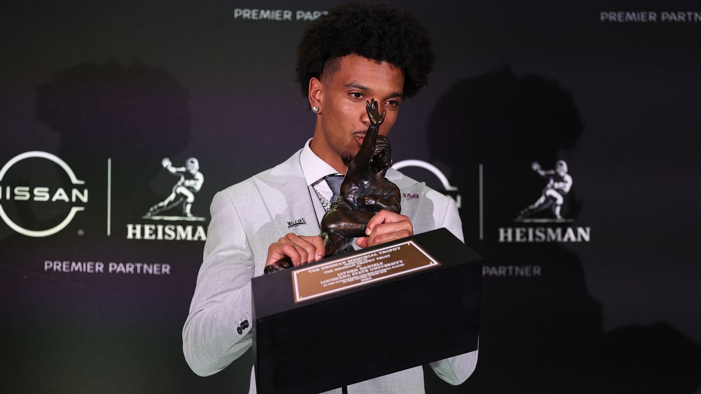 LSU quarterback Jayden Daniels wins Heisman Trophy, following in Joe ...