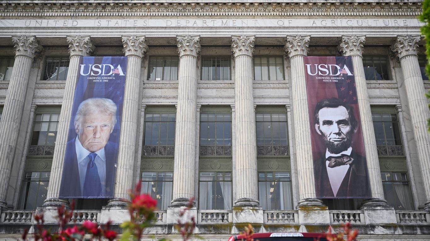 D.C. banners of Trump on federal buildings: Taxpayer dollars, propaganda concerns - Axios ...