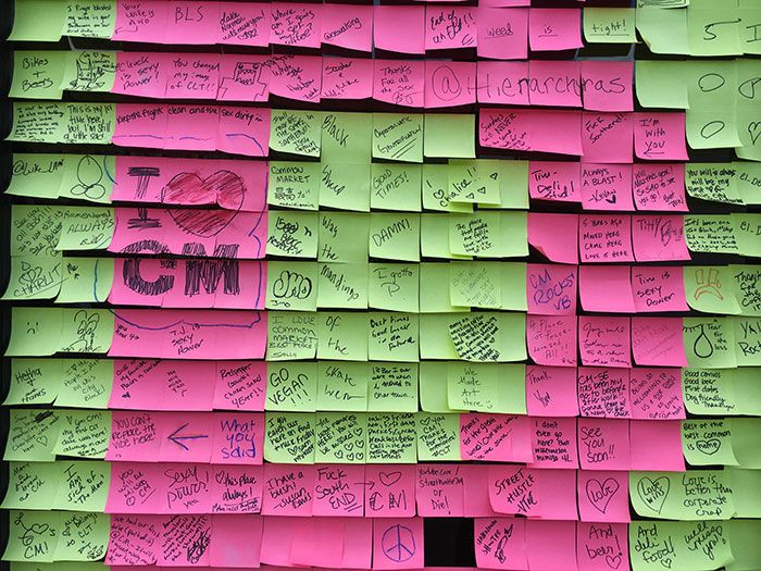 Take a look at this beautiful Common Market tribute made of post-it ...