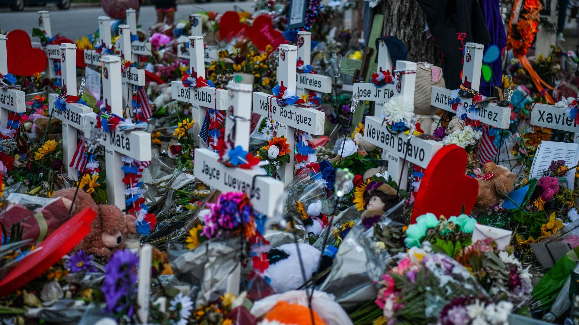 Texas lawmaker: 911 calls during Uvalde shooting were not relayed to ...